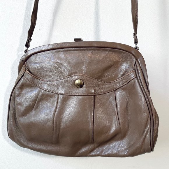 Bags | Vintage Leather Kiss Lock Purse | Poshmark
